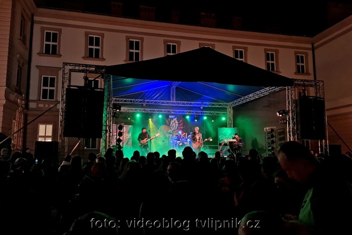 Kapela Reflexy a ohňostroj - silvestr 2022 v Kroměříži - 31.12.2022